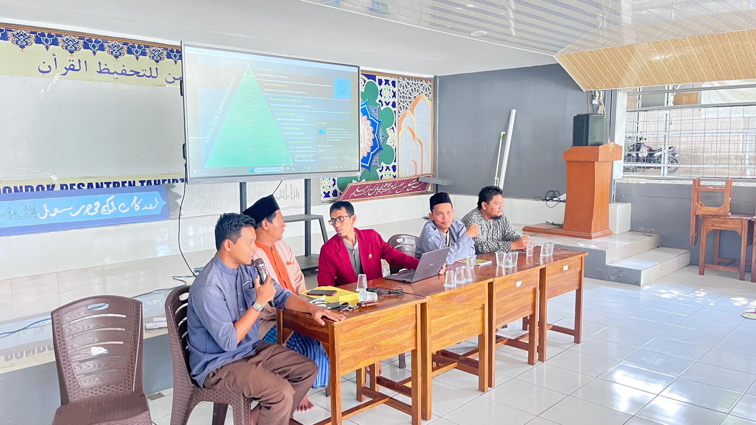 Pengabdian Masyarakat Mahasiswa S3 PAI UMM: Implementasi Pembelajaran ...